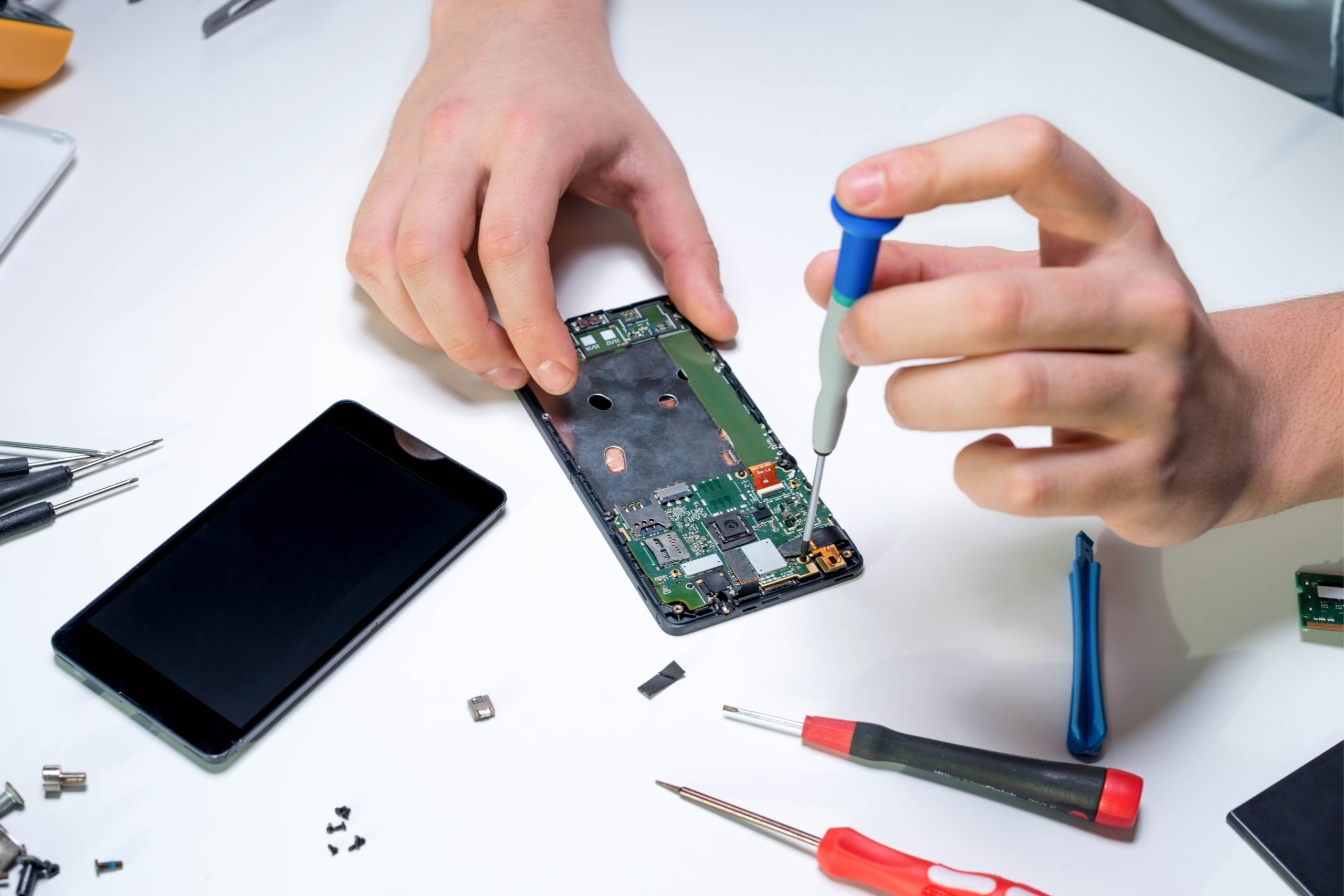 Reparieren statt wegwerfen im Repair Café in der Nähe